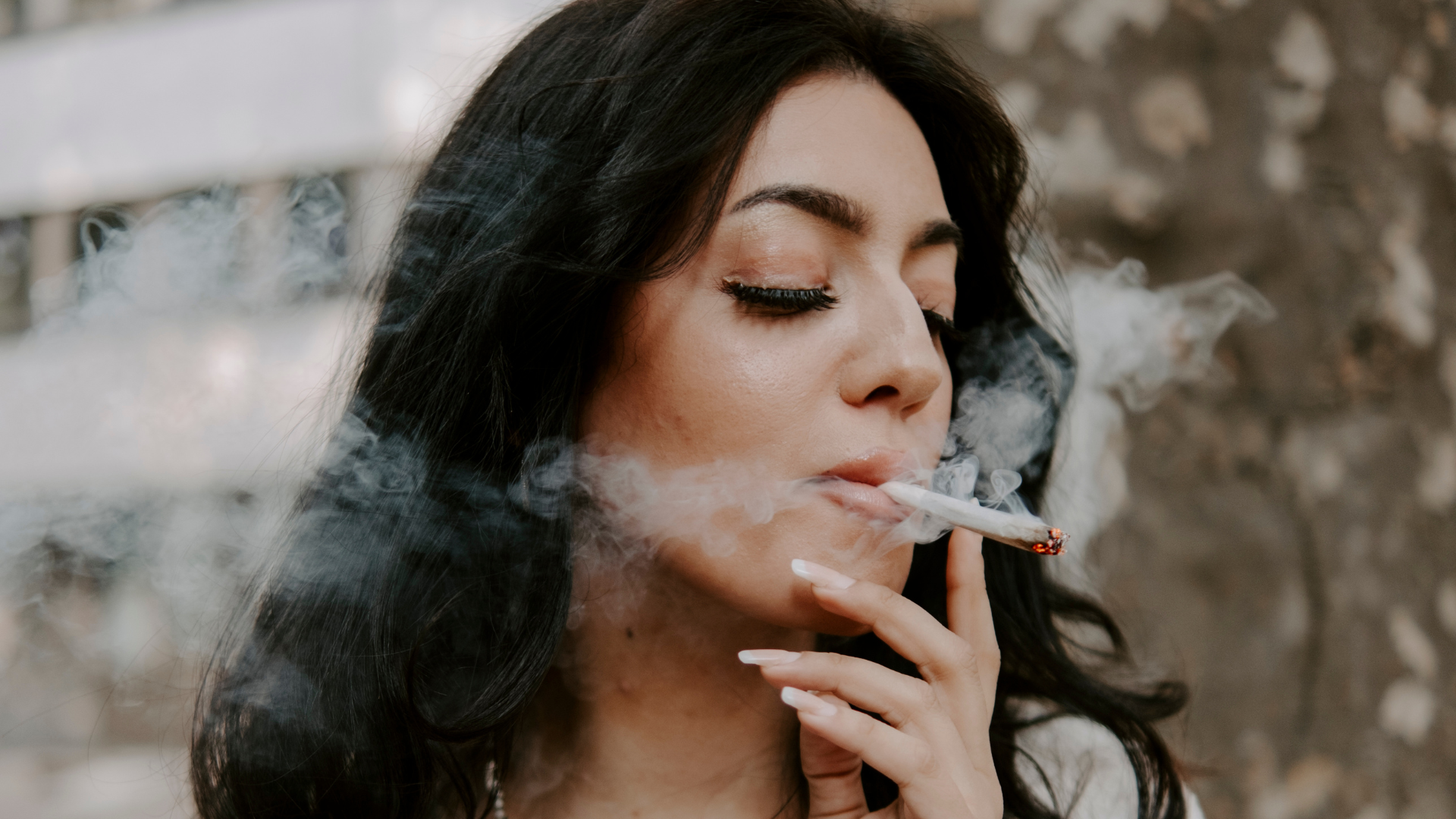 Does Smoking Affect Acne Scar Treatment? | ArokaGO